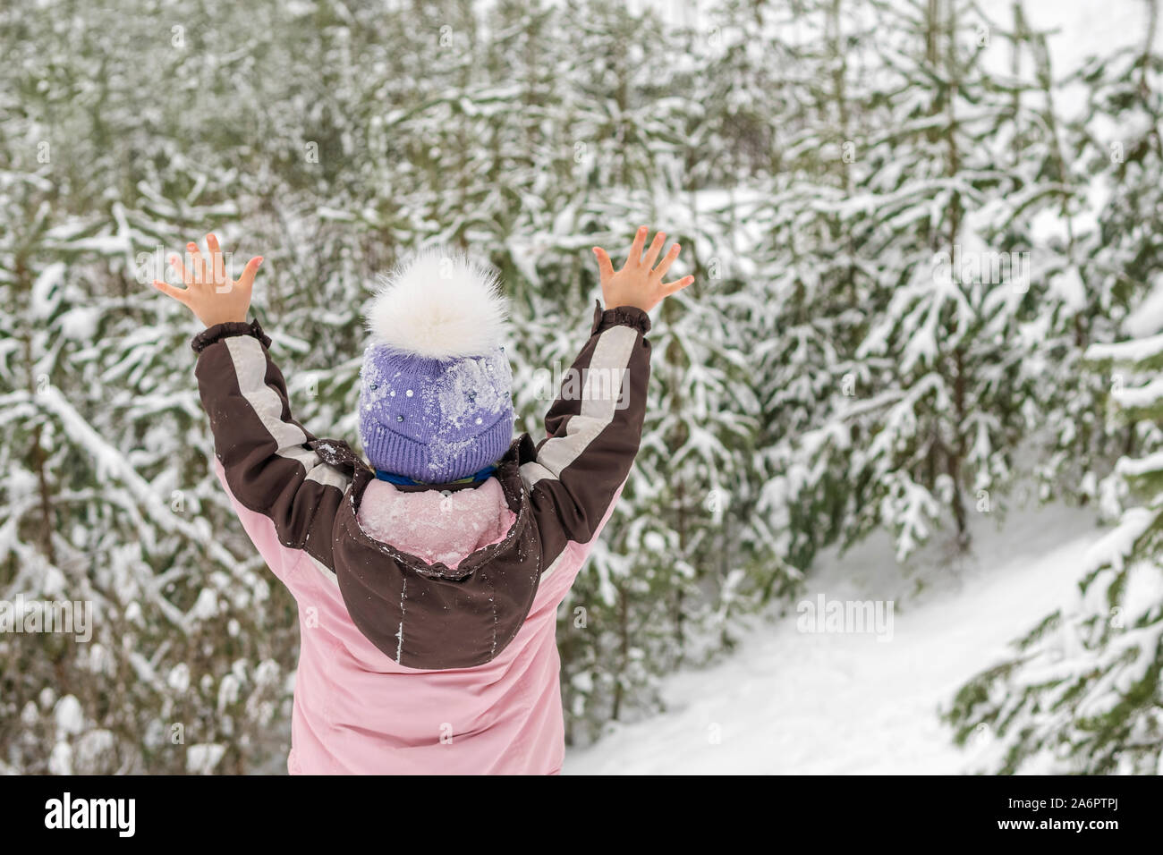 Child arms raised outside hi-res stock photography and images - Alamy