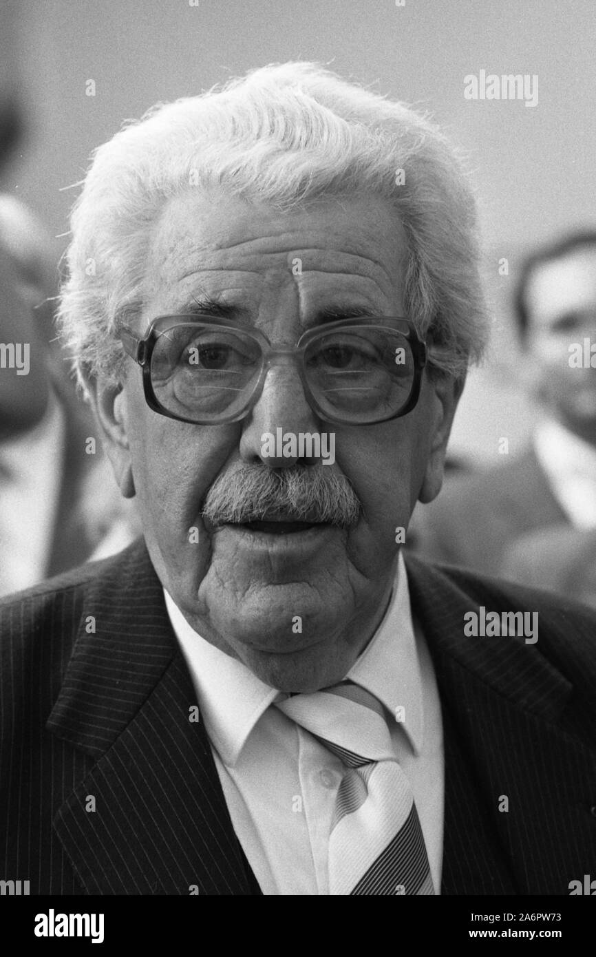 Willy MILLOWITSCH, Germany, Actor, Portrait, Portrvsst, Portrait ...