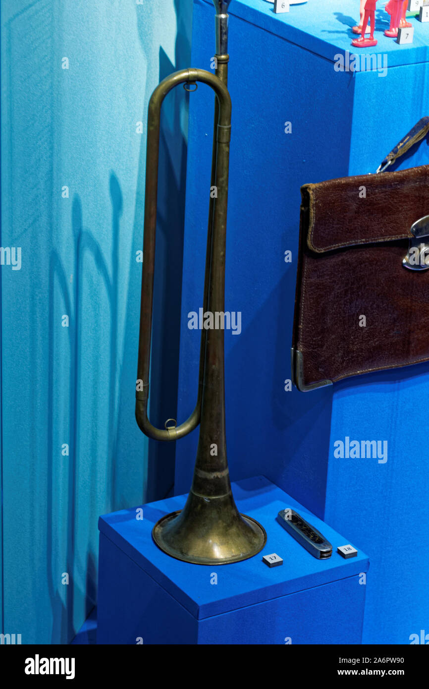 Photo old horn hi-res stock photography and images - Alamy