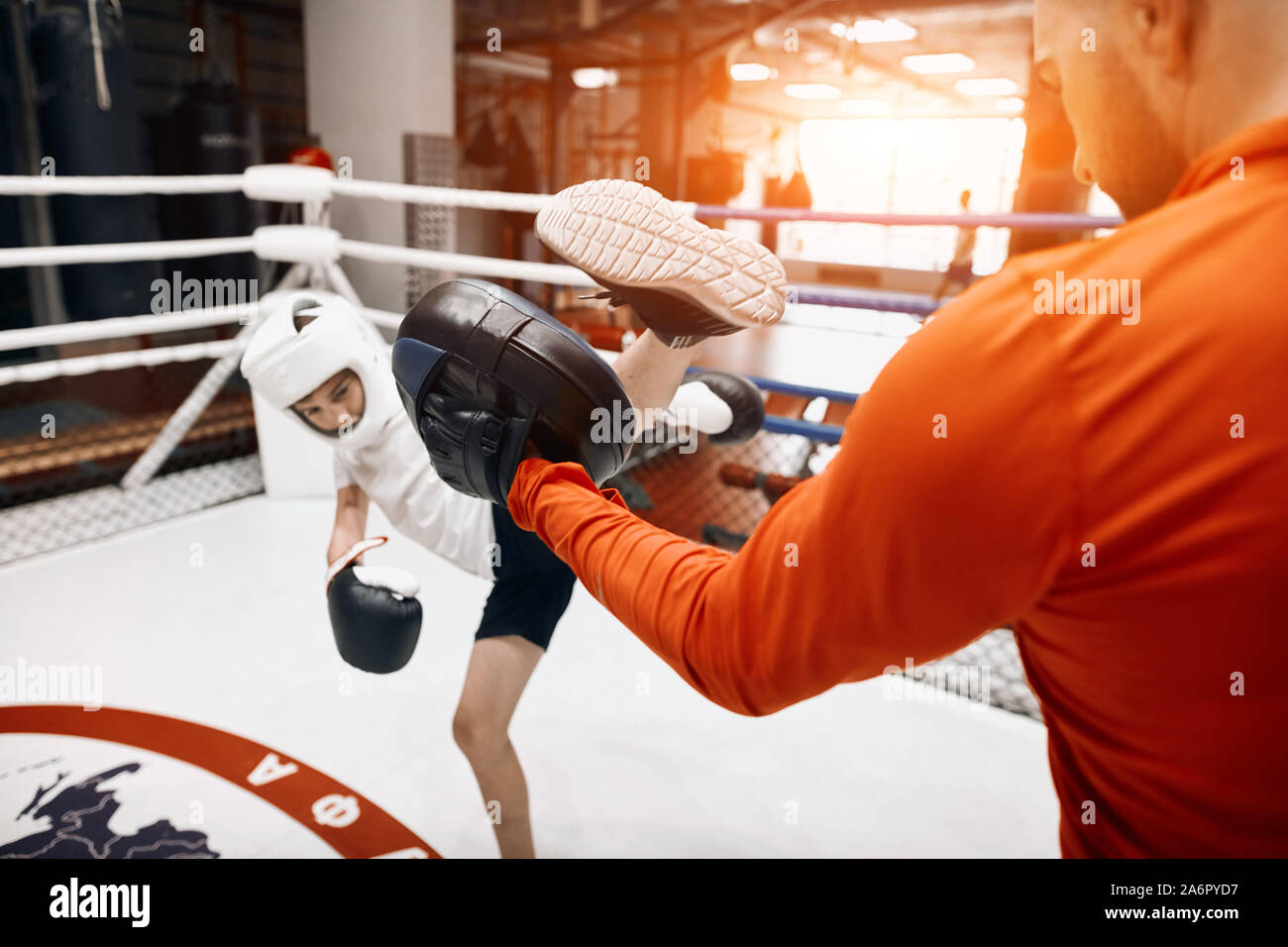 Two caucasian muay thai kickboxing hi-res stock photography and images - Alamy