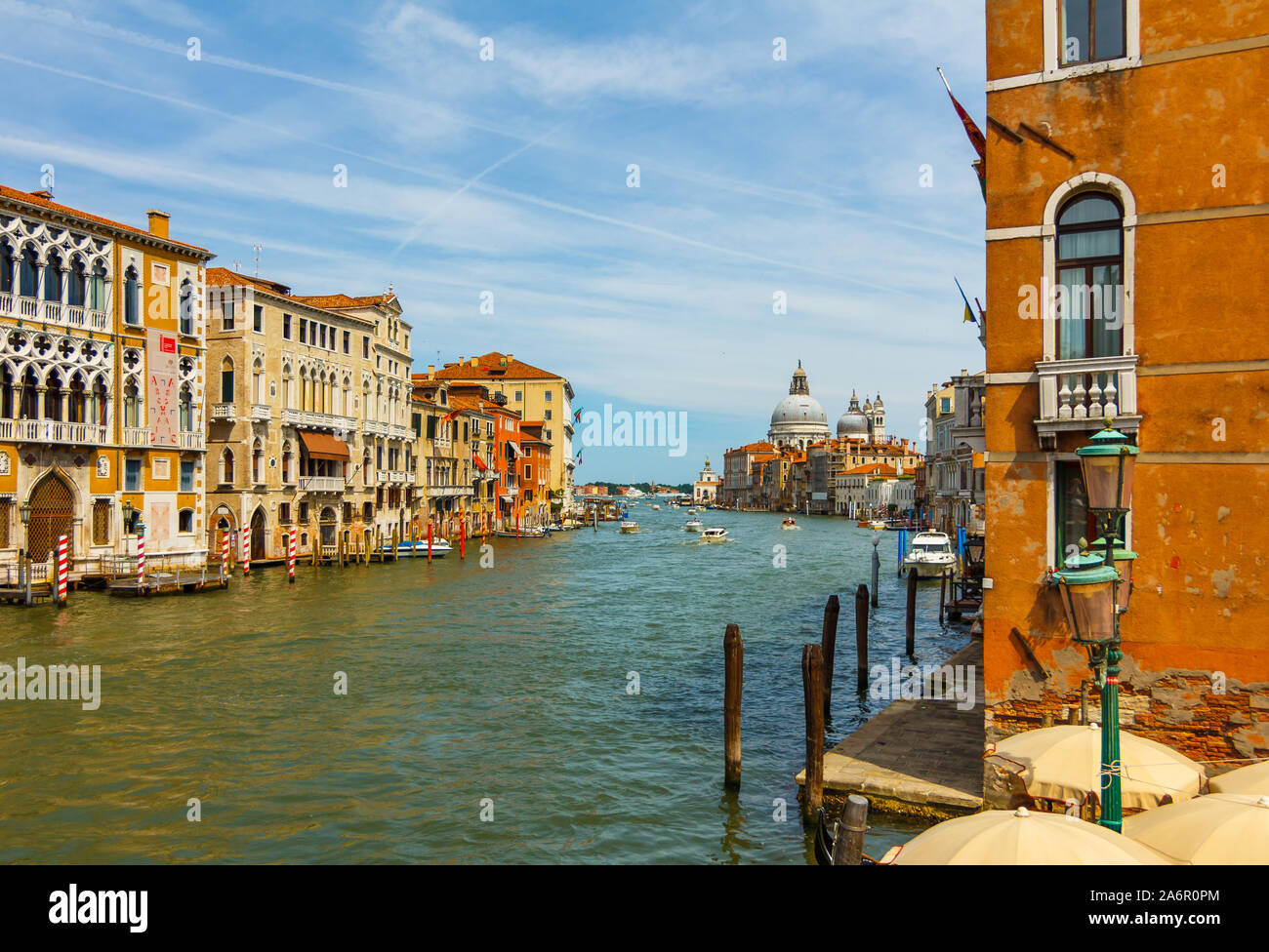 Bridge canal scenic architecture hi-res stock photography and images ...