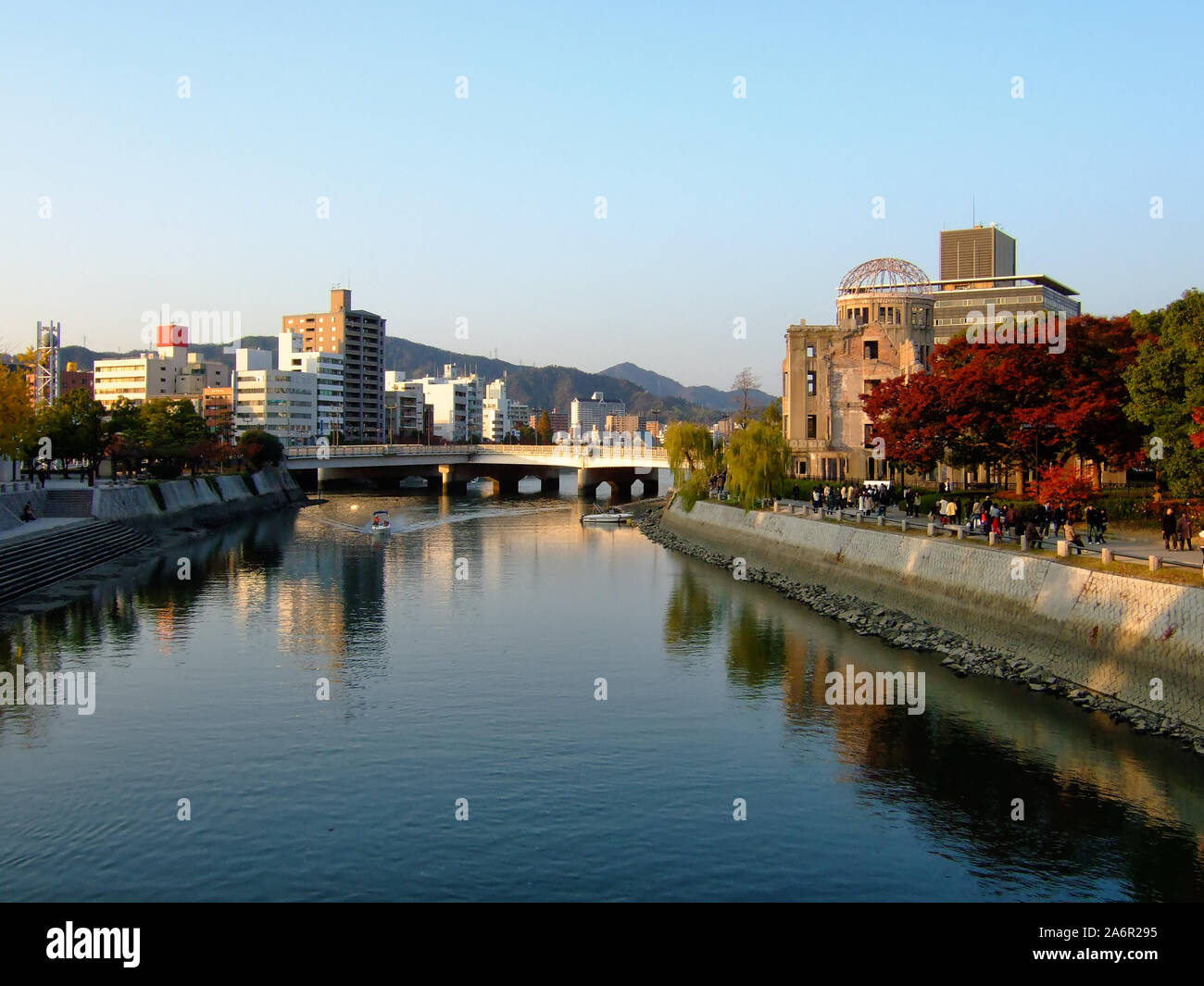 The sunset view of the Ota rivet with the Aioi Bridge, the aiming point ...