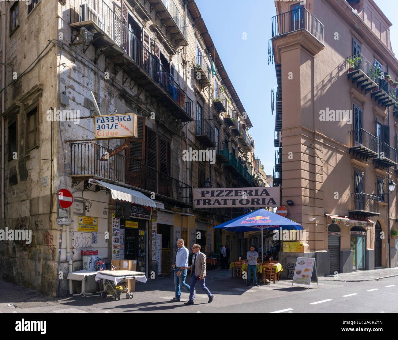 Sicilian man tomato hi-res stock photography and images - Alamy