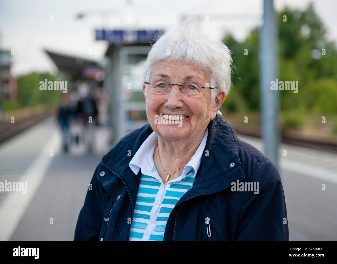 Over 90 years woman hi-res stock photography and images - Alamy