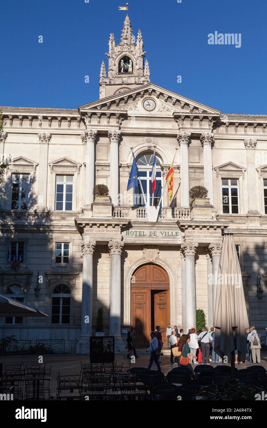 Town hall frontage hi-res stock photography and images - Alamy
