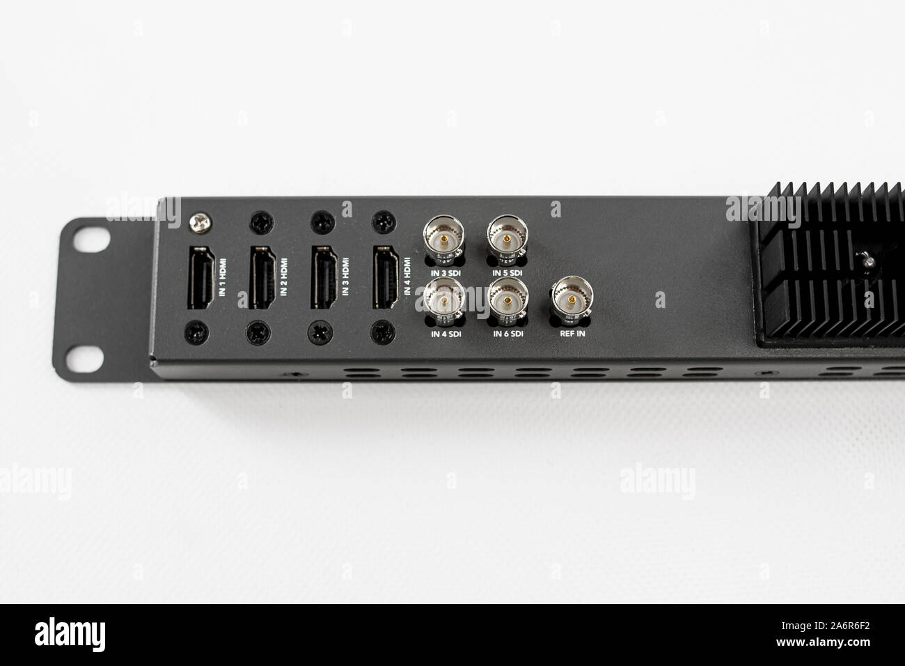 television switch device for realization with hdmi and sdi connections ...