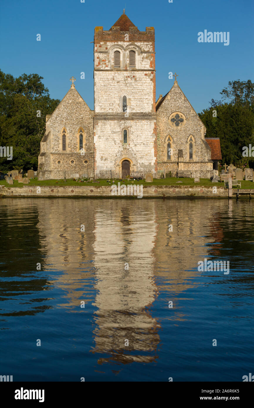 All saints church bisham hi-res stock photography and images - Alamy