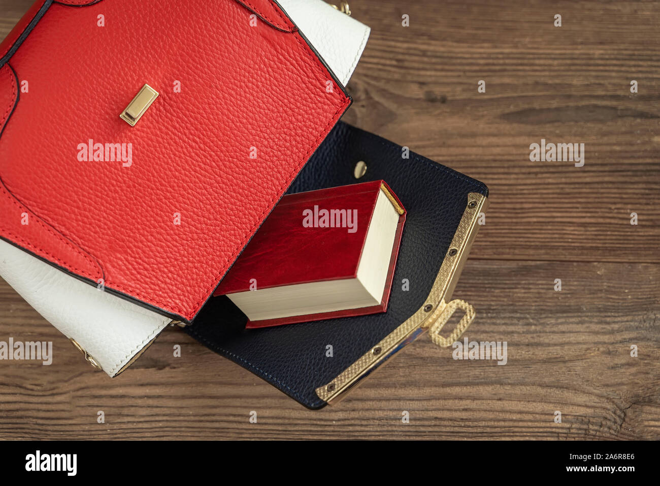 Handbag open top view hi-res stock photography and images - Alamy