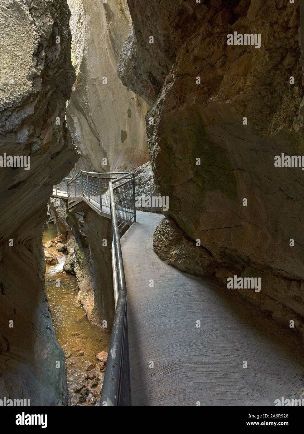 The gorge is included in the Natural Area of Yecla and Sabinares del ...
