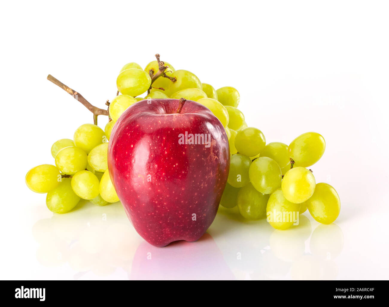 Grapes and Apple for healthy eating snack Stock Photo - Alamy