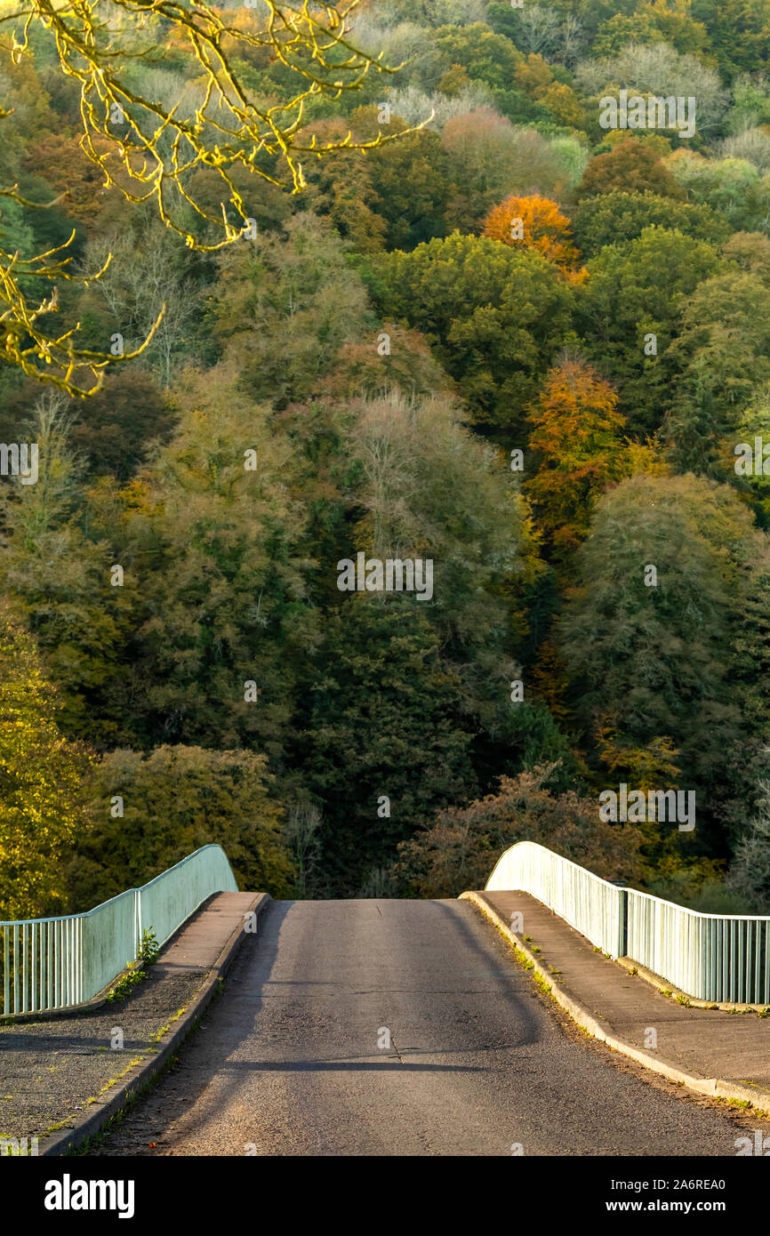 Autumn colours in the Wye Valley at Bigsweir Bridge. Wye Valley ...