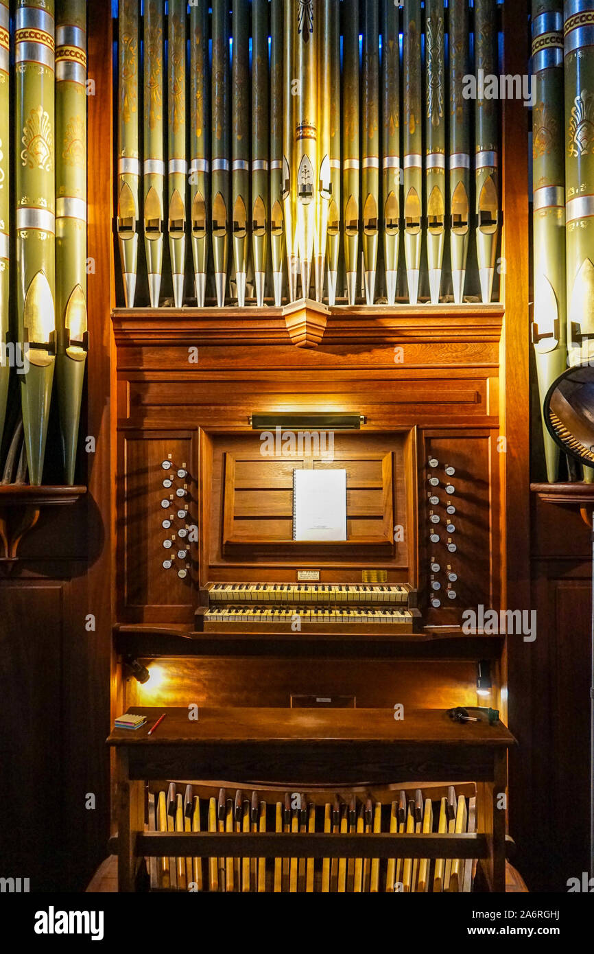 Cathedral Pipe Organ, classical music concert Stock Photo - Alamy
