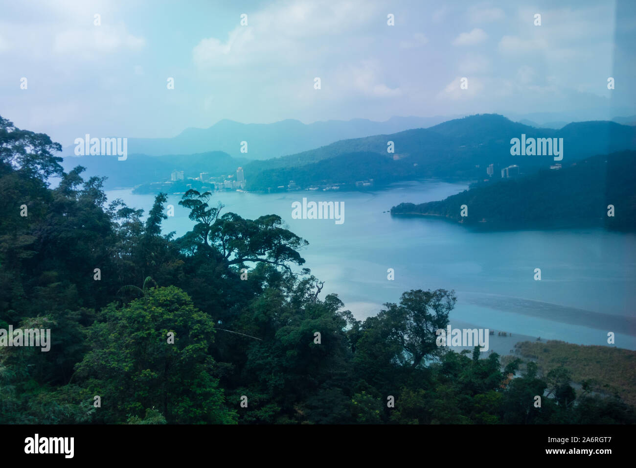 Overhead shot lake hi-res stock photography and images - Alamy