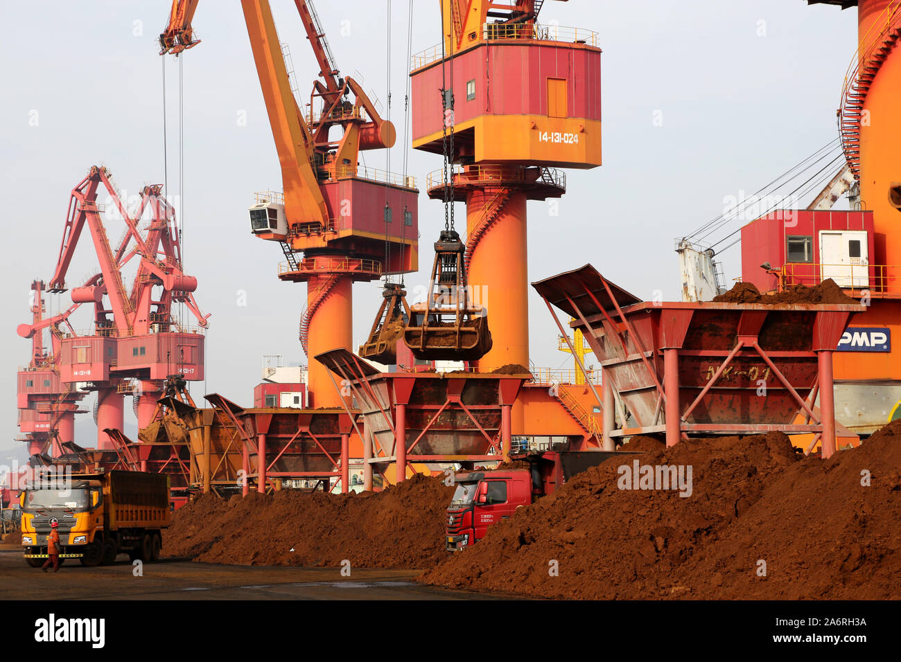 Crane Bucket High Resolution Stock Photography and Images - Alamy