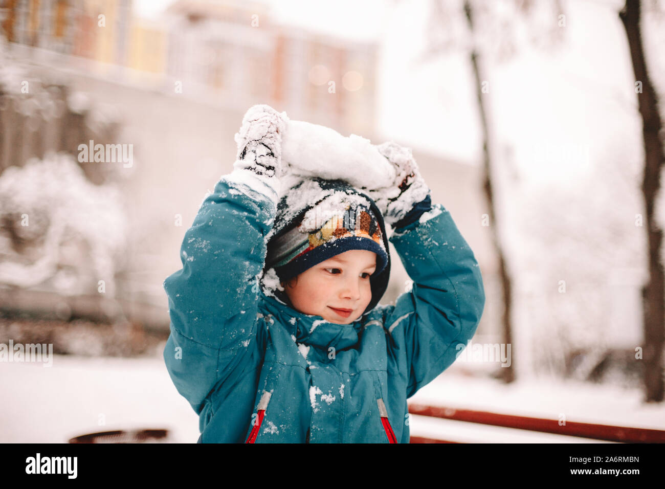 Happy child winter hi-res stock photography and images - Alamy