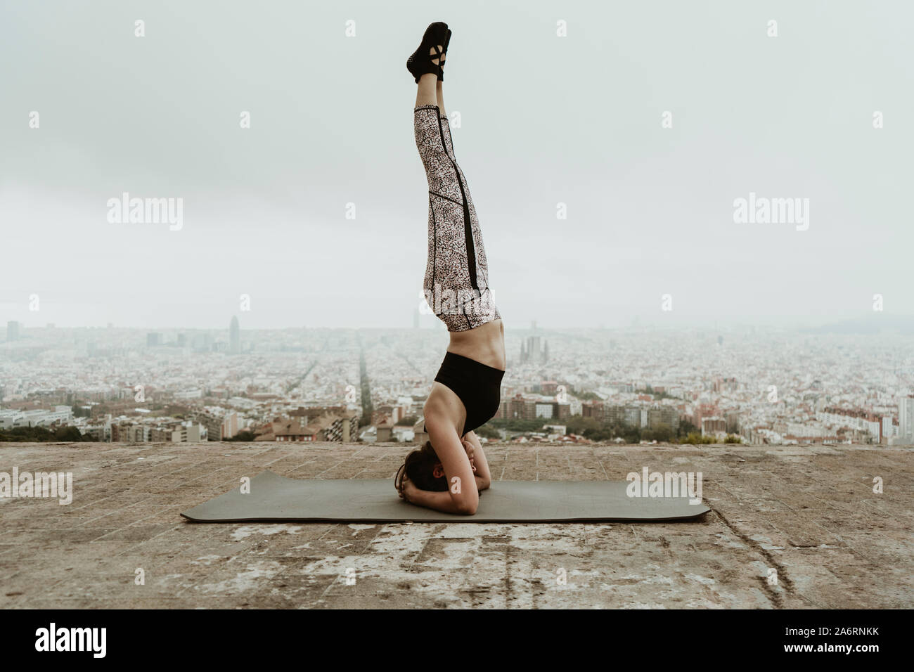 Lifting the legs hi-res stock photography and images - Alamy