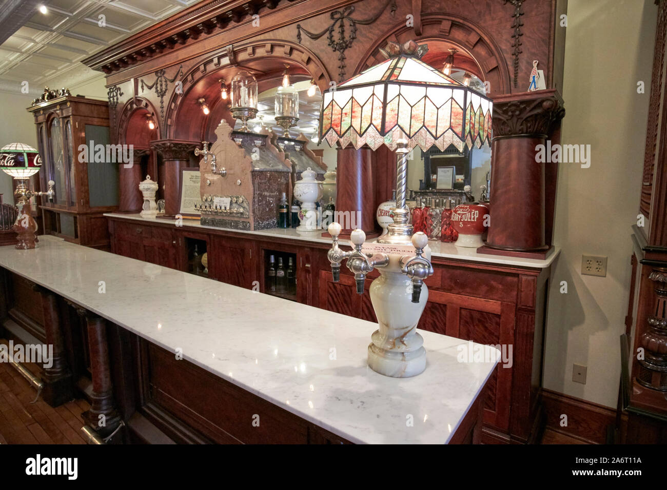 Soda fountain hi-res stock photography and images - Alamy