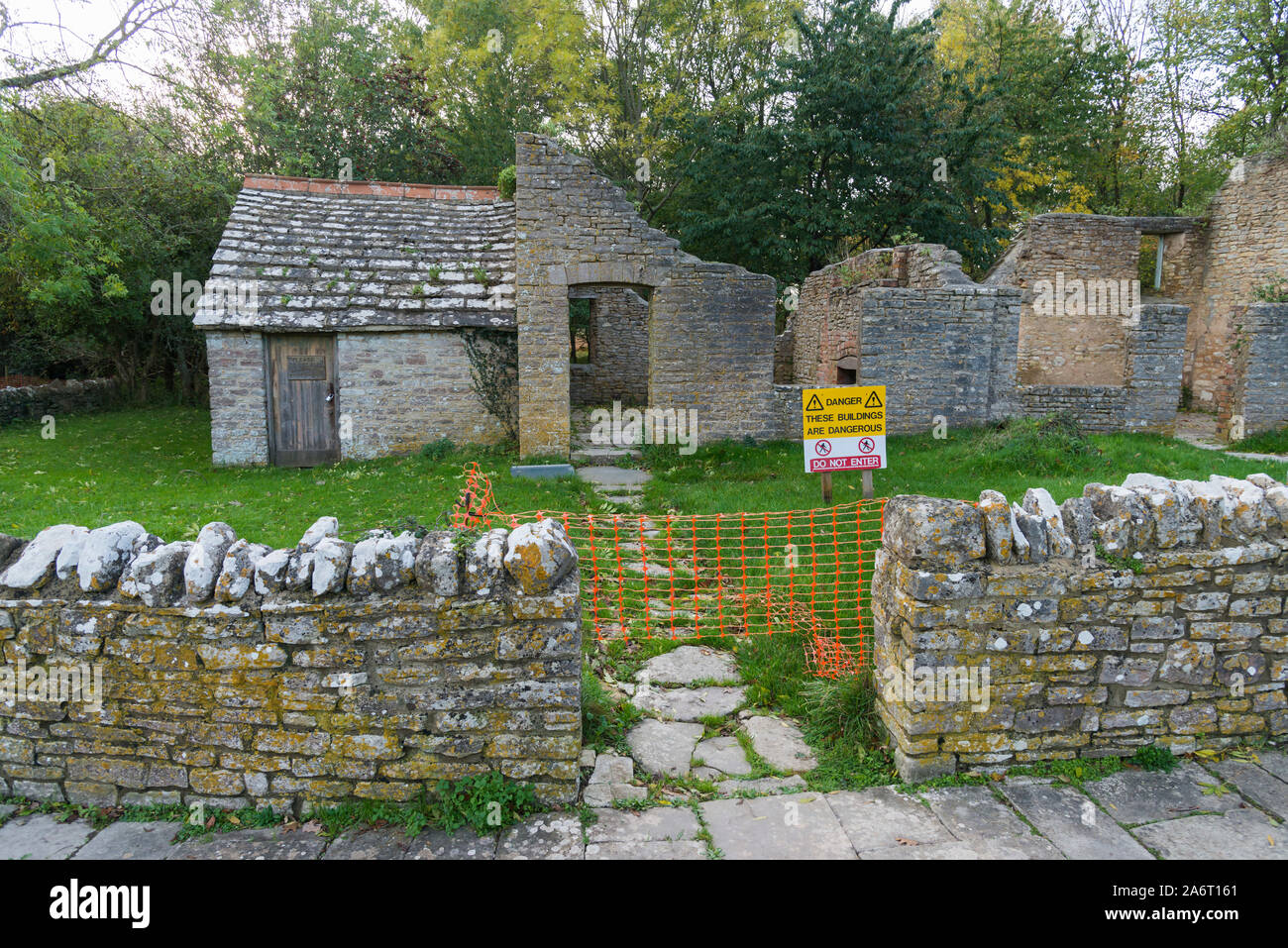 Army office buildings hi-res stock photography and images - Alamy