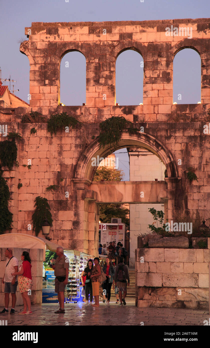 Silver gate hi-res stock photography and images - Alamy