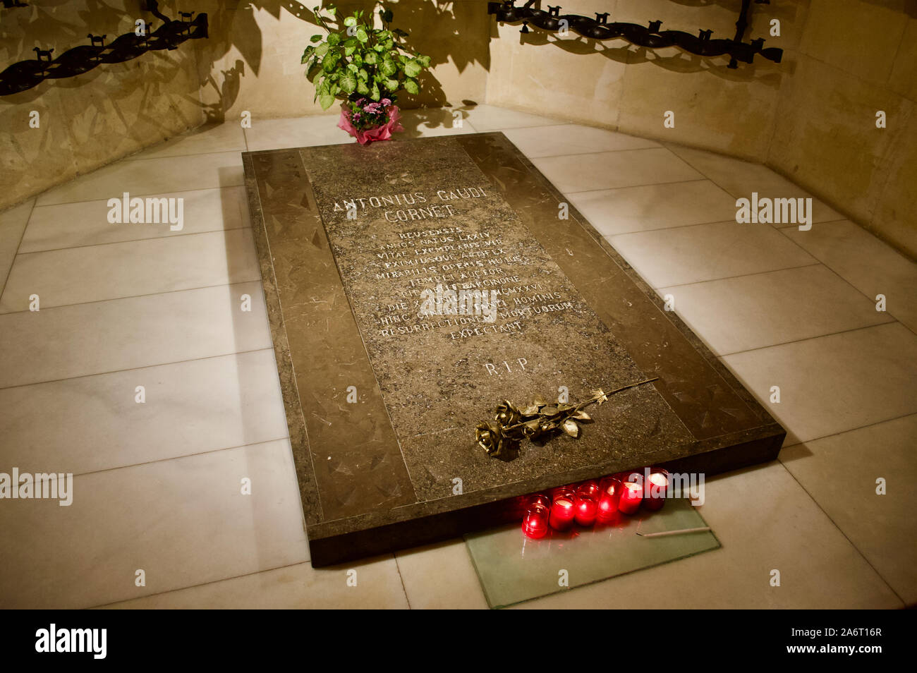 Sagrada familia gaudi tomb hi-res stock photography and images - Alamy