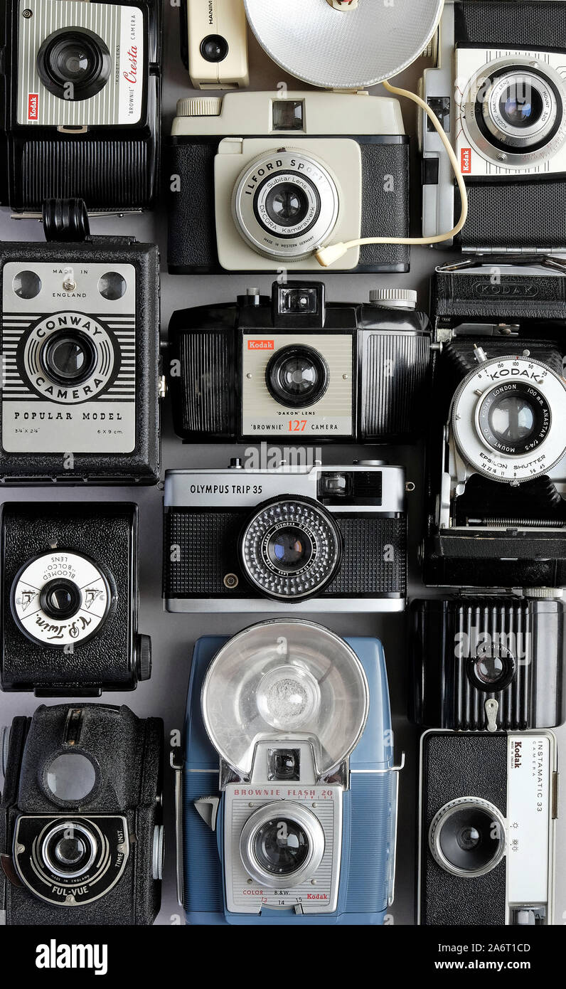 selection of vintage retro cameras Stock Photo - Alamy