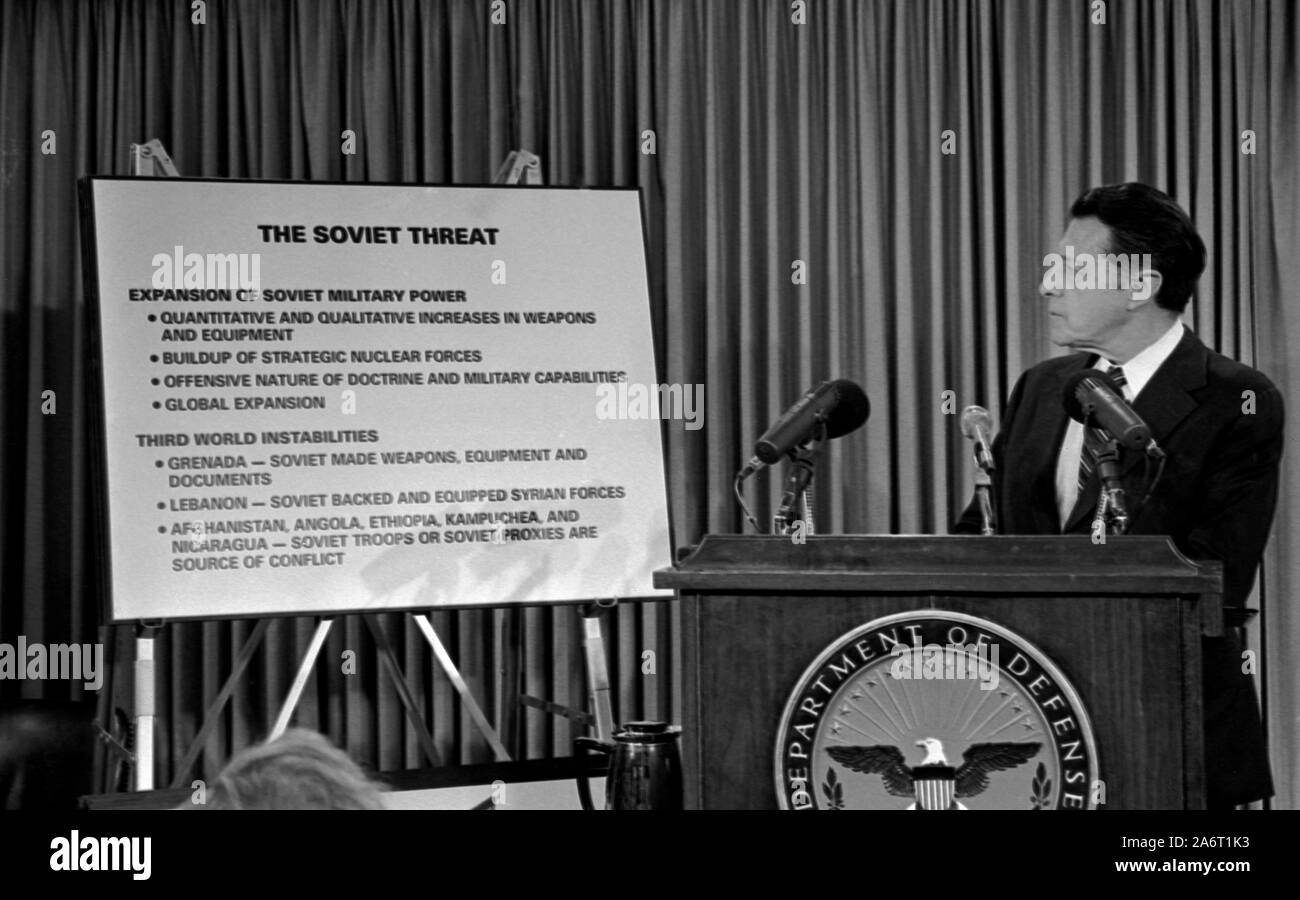 31 guns Black and White Stock Photos & Images - Alamy