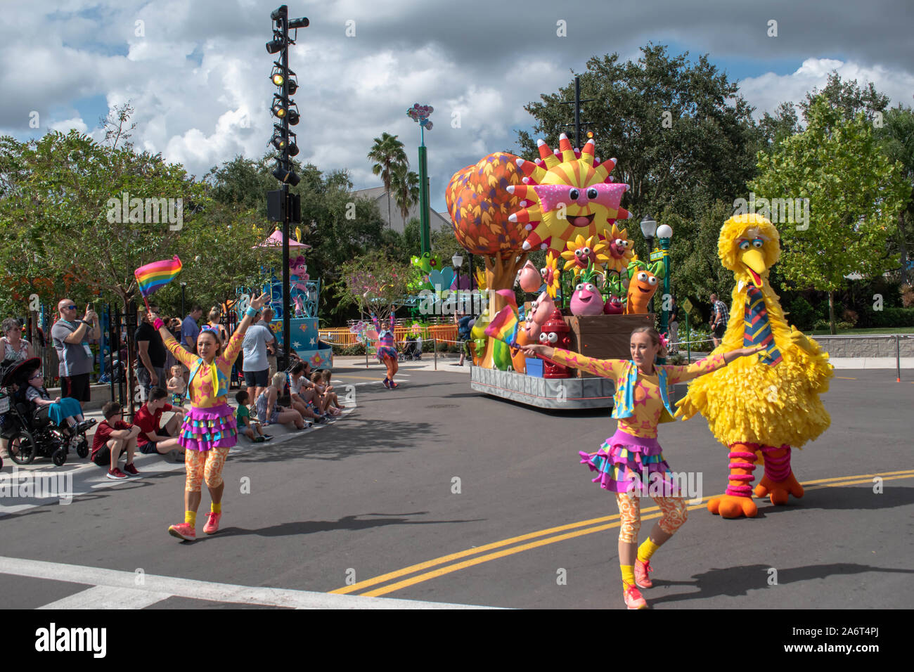 Sesame street parade seaworld hi-res stock photography and images - Alamy