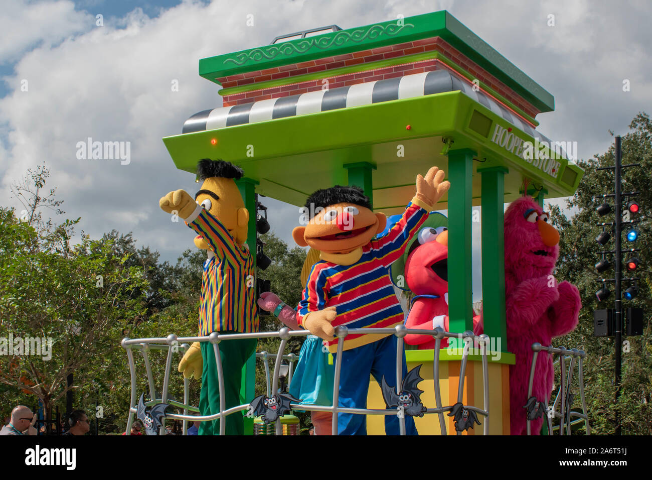 Bert and ernie hi-res stock photography and images - Alamy