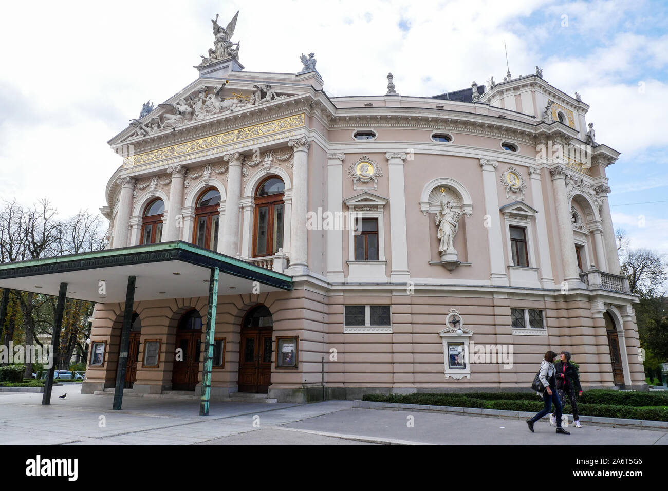 Opera - Lubljanska operna hiša, Ljubljana, Slovenia Stock Photo - Alamy