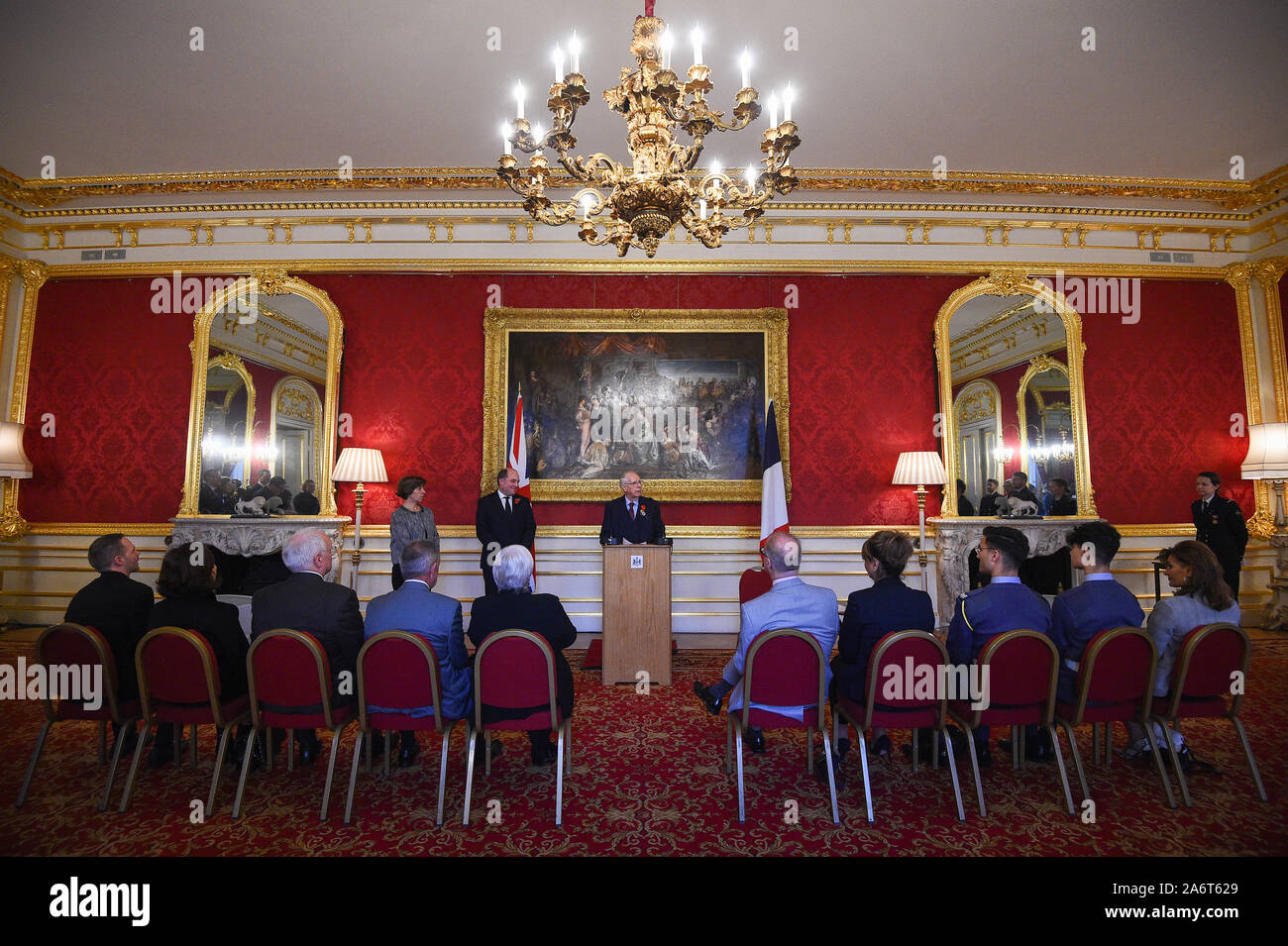 Veteran Geoffrey Pidgeon, the 6000th recipient of the Legion d'honneur ...