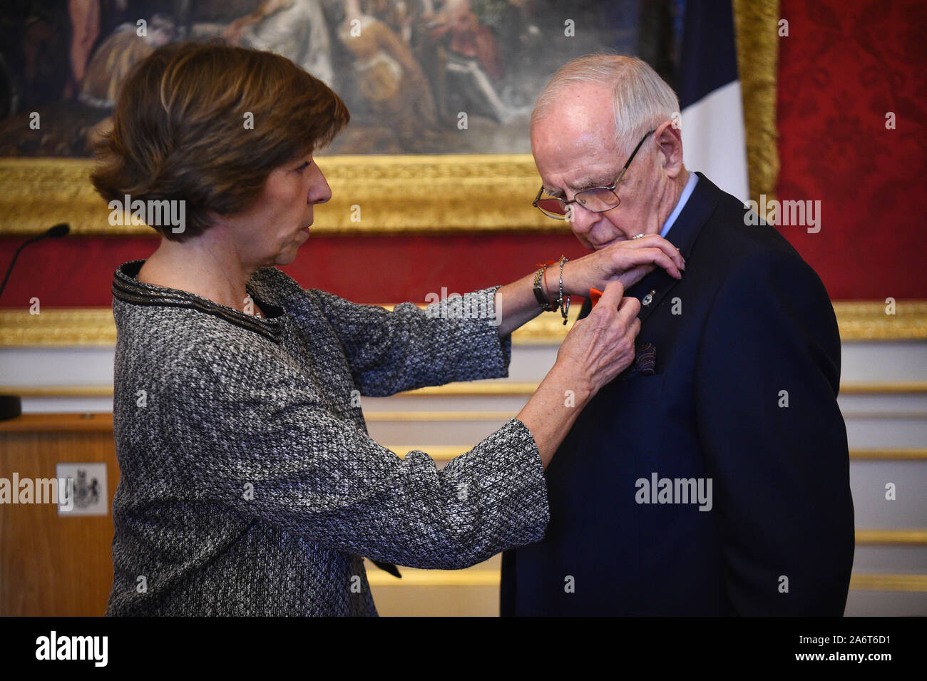 Medal ceremony lancaster house hi-res stock photography and images - Alamy