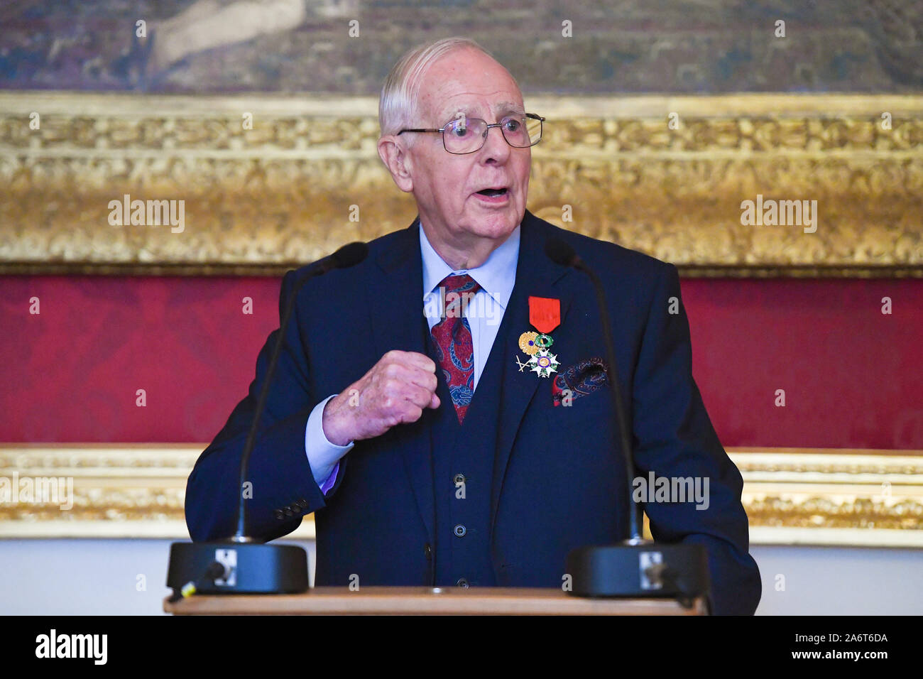 Defencemedal hi-res stock photography and images - Alamy