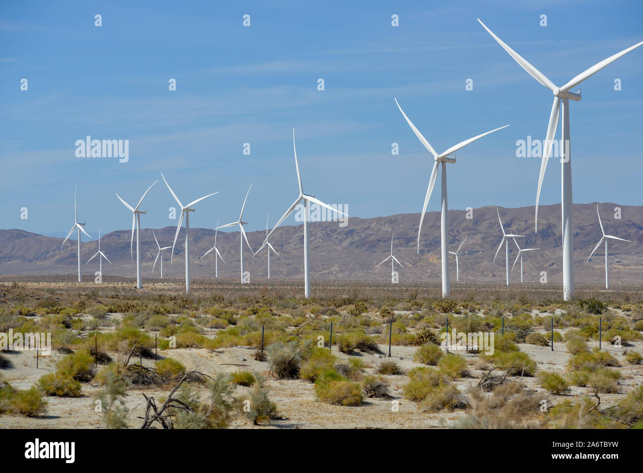 Windmill palm springs hi-res stock photography and images - Alamy