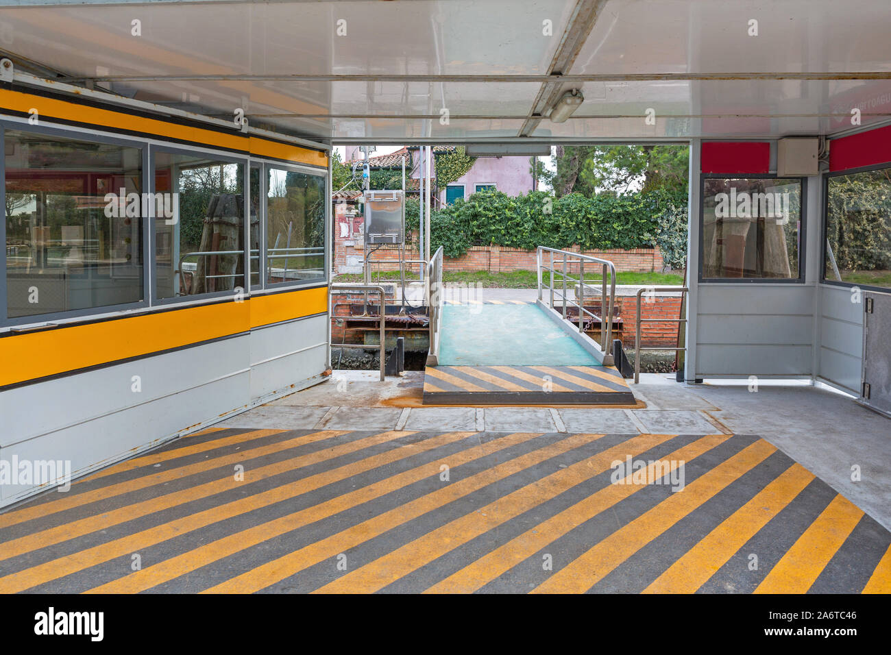 Floating Dock Water Bus Station in Burano Venice Stock Photo - Alamy