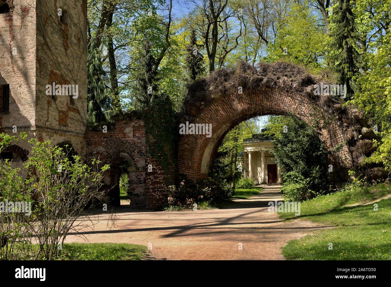 Unique Polish ruins of a medieval estate, Arkadia Park Romantyczny ...