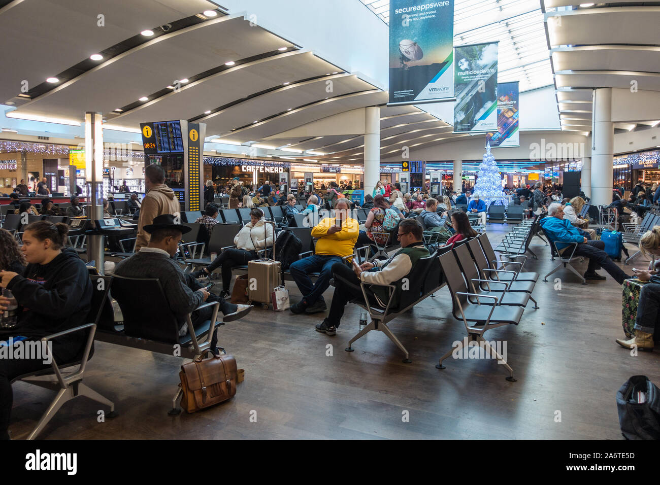 Airport terminal seating hi-res stock photography and images - Alamy