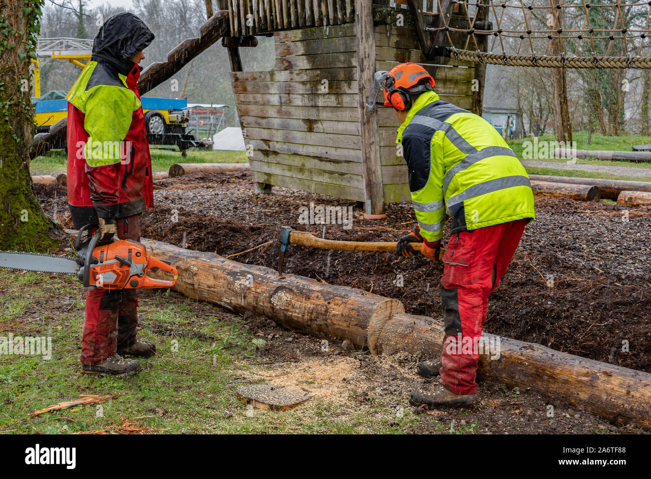 Working with chain saw hi-res stock photography and images - Alamy