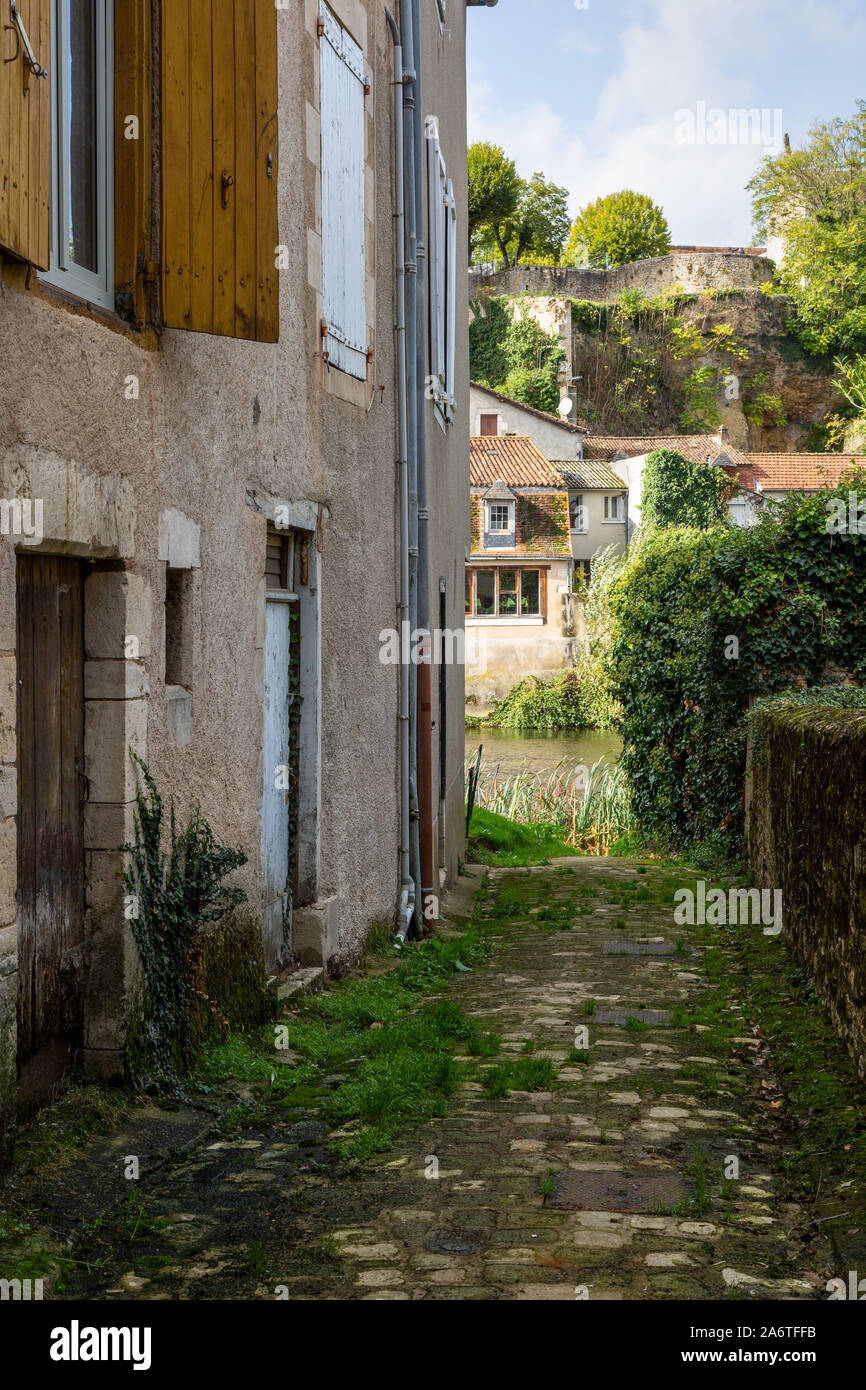 French alleyway hi-res stock photography and images - Alamy