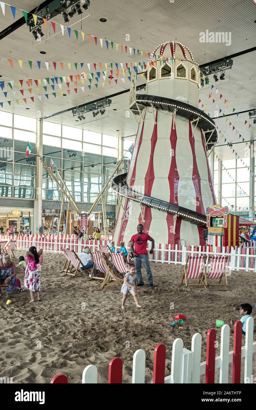 Milton keynes shopping centre hi-res stock photography and images - Alamy