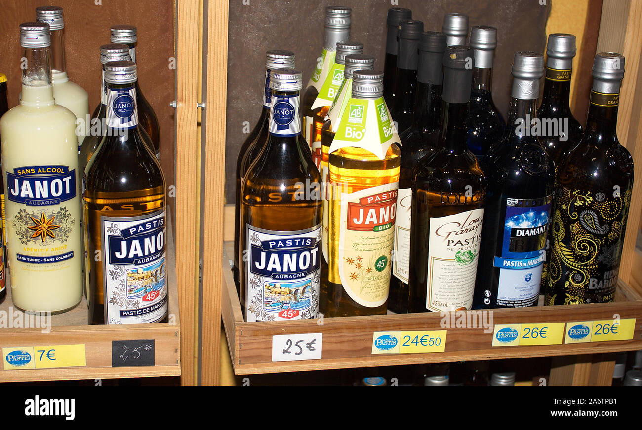 La maison du pastis marseille hi-res stock photography and images - Alamy