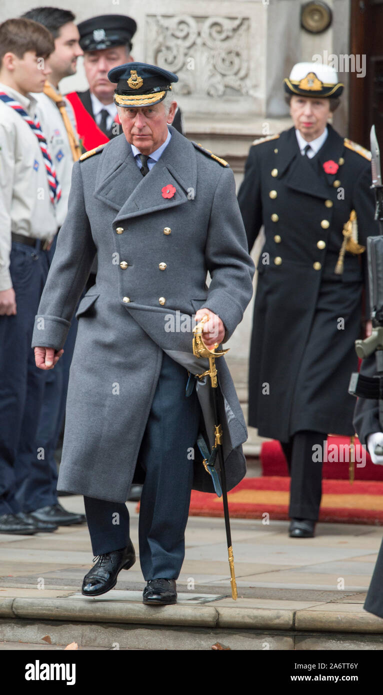 Wreath poppies remembrance raf hi-res stock photography and images - Alamy