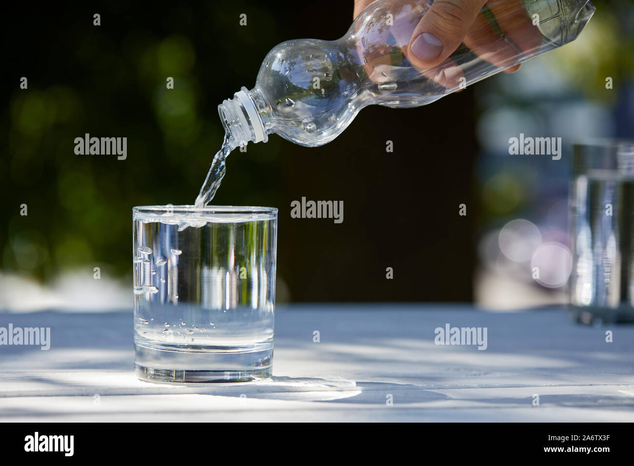 Pouring clean water hi-res stock photography and images - Alamy