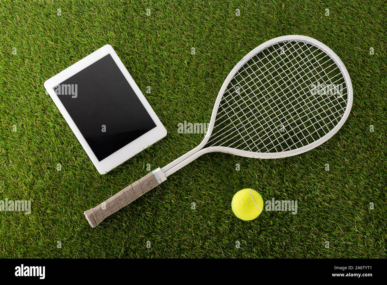 Ball green screen studio hi-res stock photography and images - Alamy