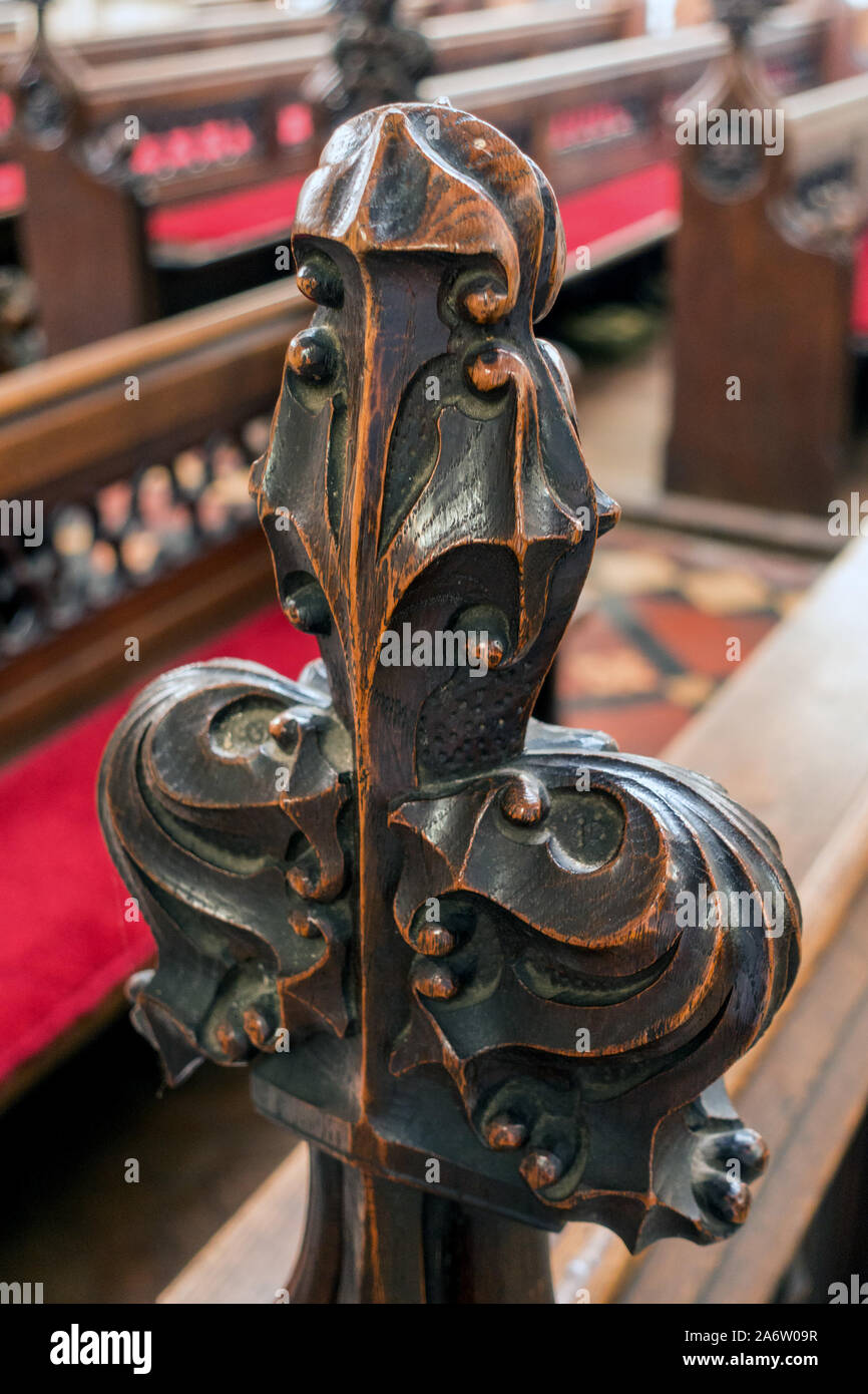 Carved wood pew hi-res stock photography and images - Alamy