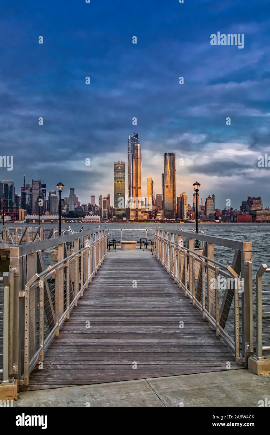 Hudson Yards New York City Skyline Stock Photo - Alamy