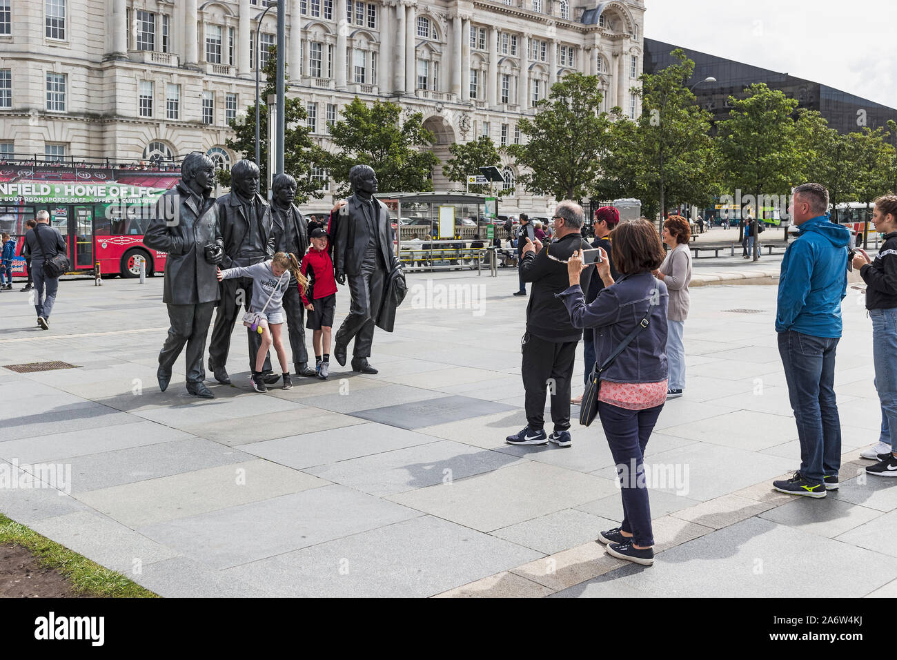 The beatles with fans hi-res stock photography and images - Alamy