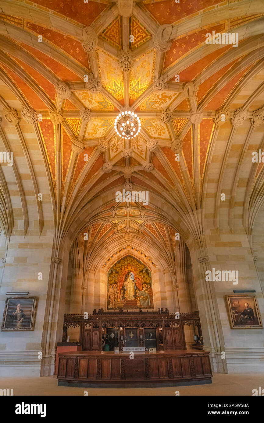 Yale University Sterling Memorial Library Stock Photo - Alamy