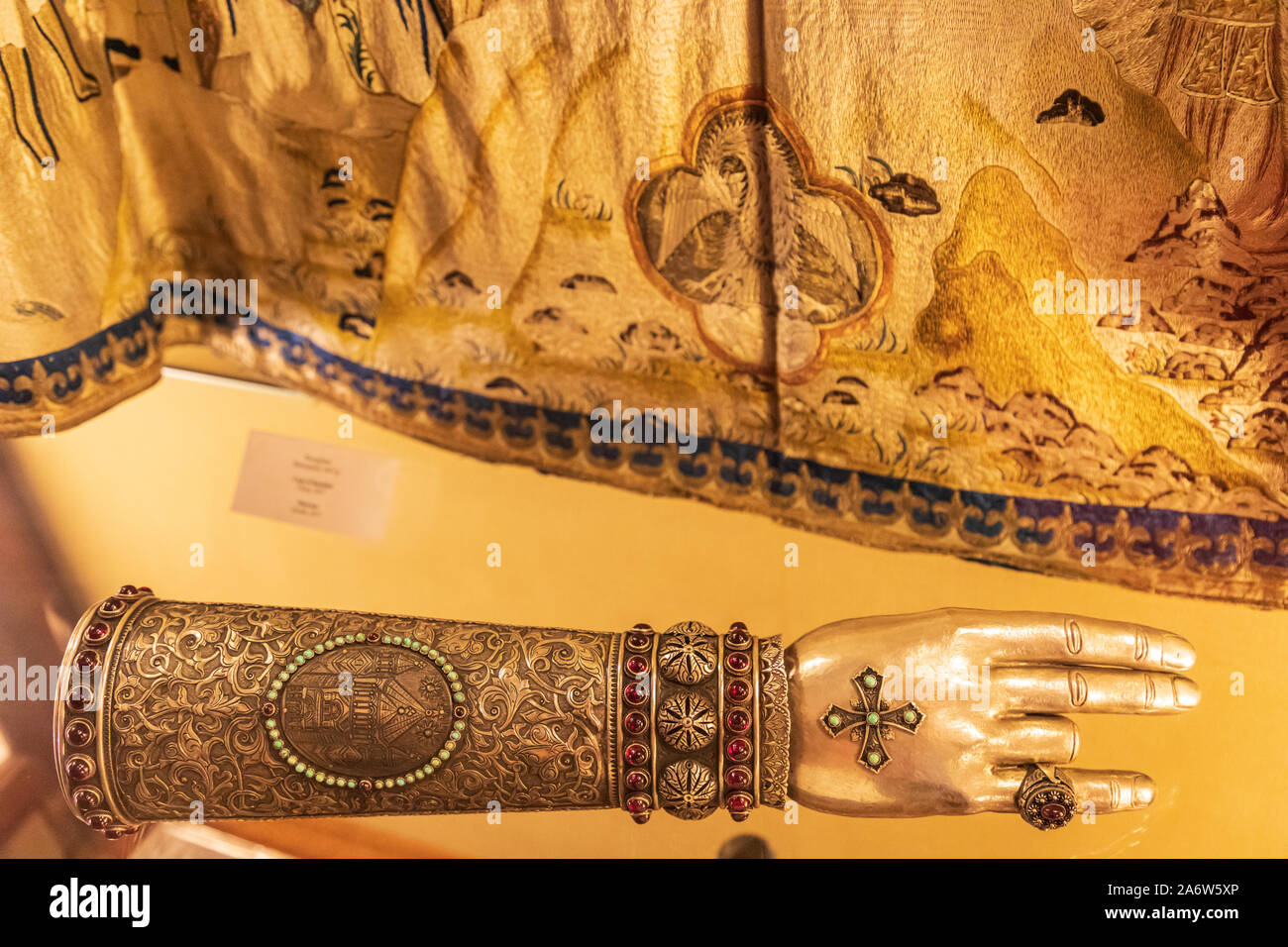 Reliquary of holy right hi-res stock photography and images - Alamy