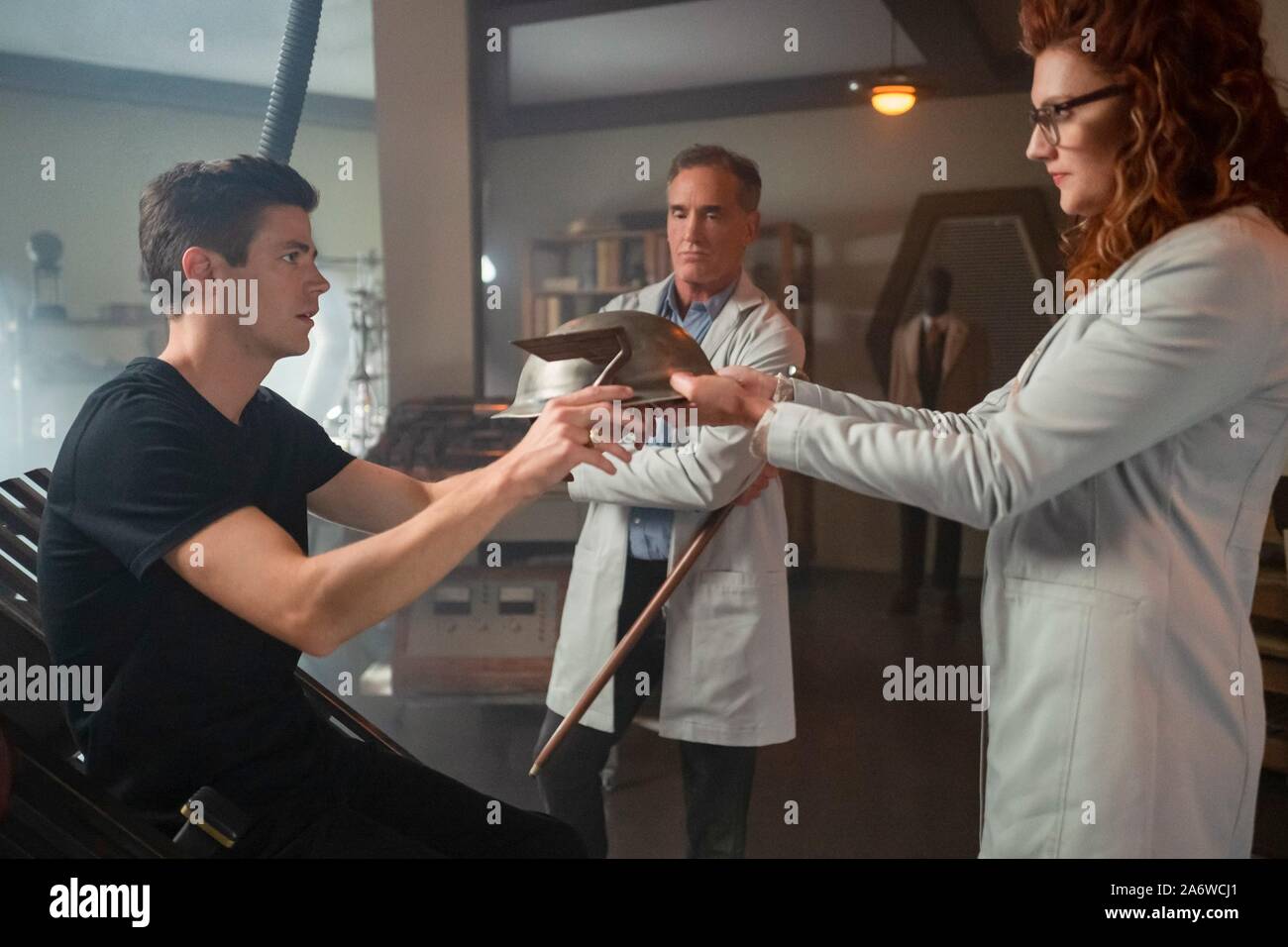 THE FLASH, from left: Grant Gustin, John Wesley Shipp, Michelle ...