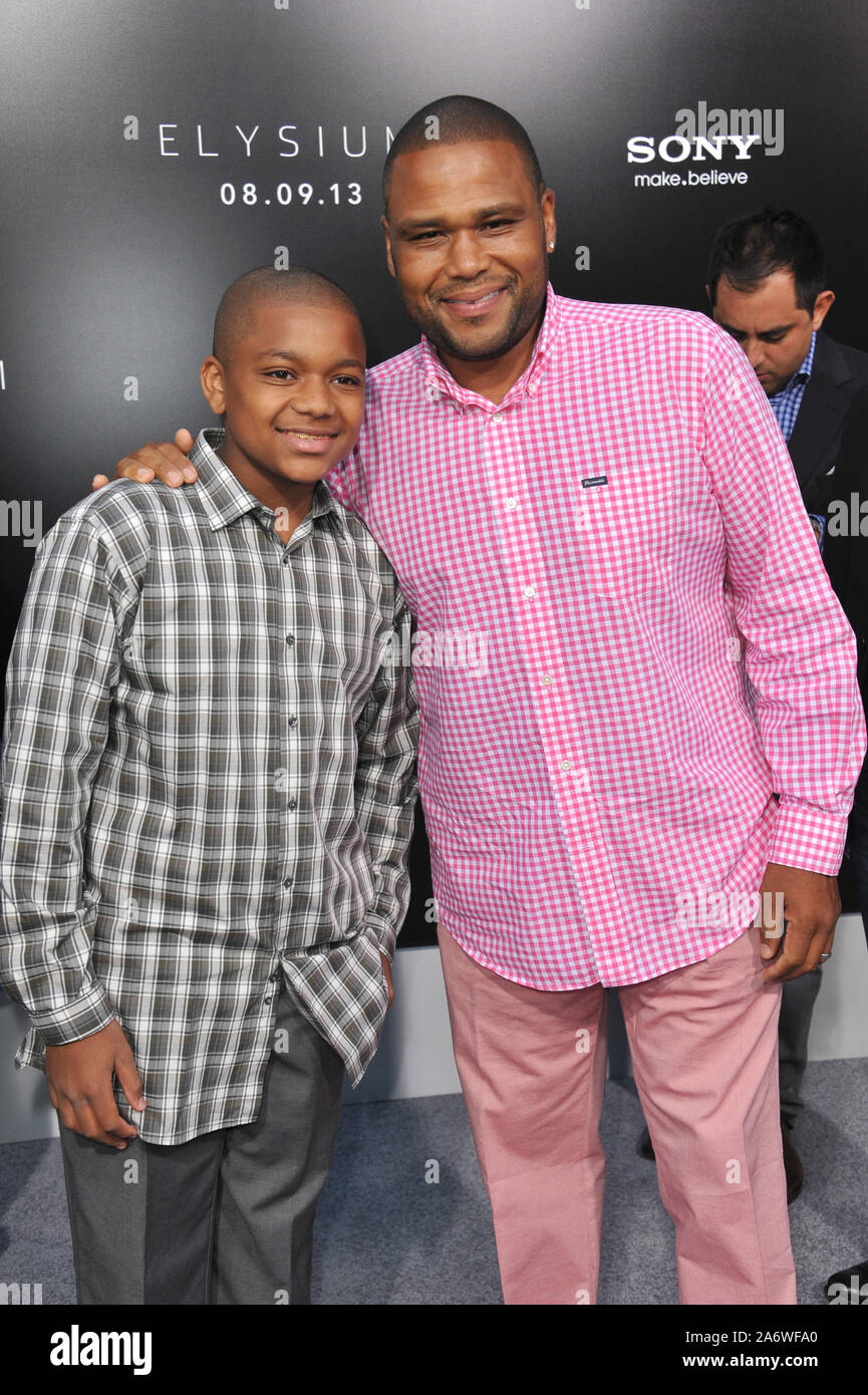 Anthony anderson and nathan anderson hi-res stock photography and ...